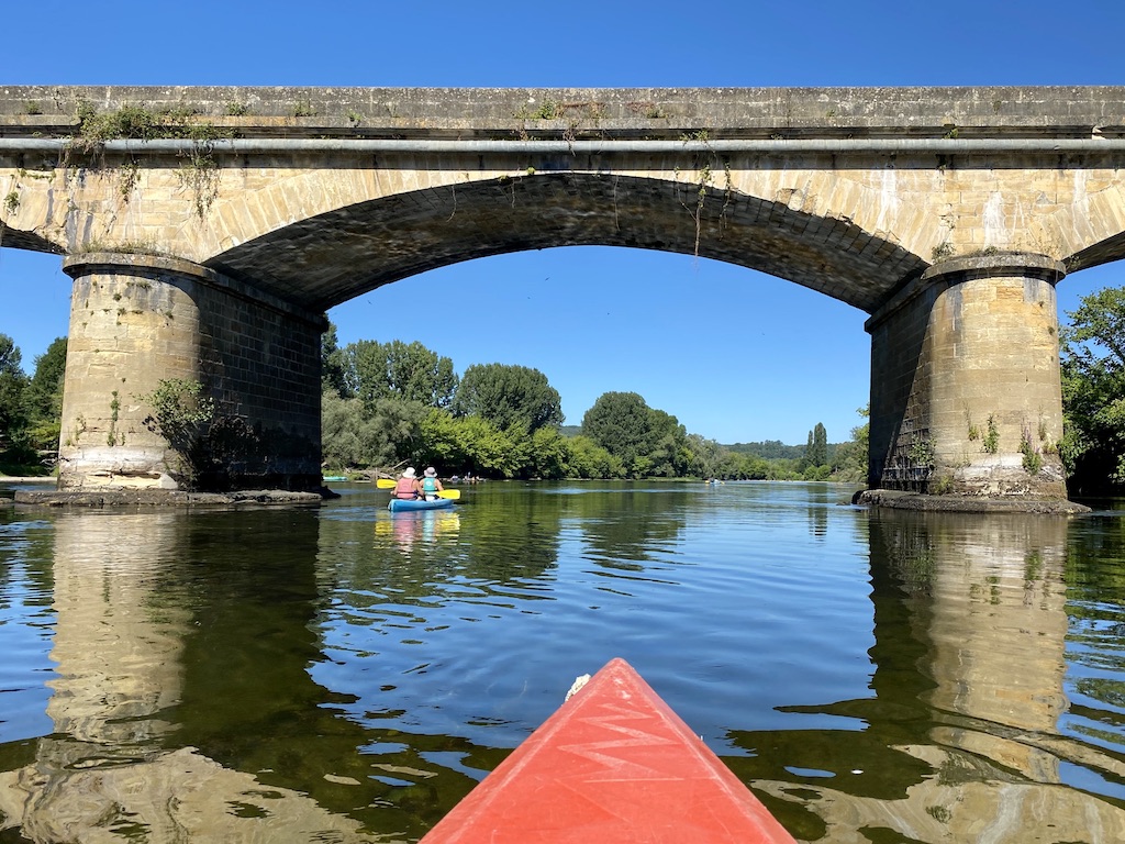 Dordogne-river-canoe-bridge | The Postcard